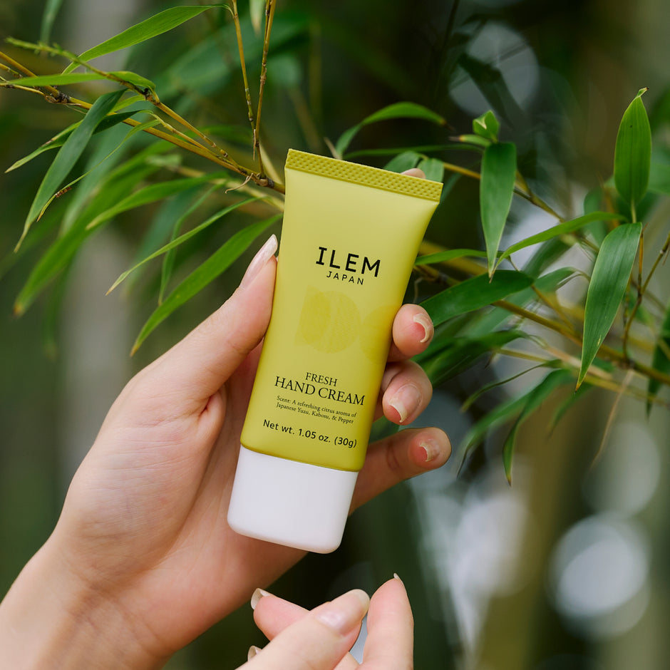 Skin Hydration Facts: Importance, Benefits, and Tips for Face Hydration - ILEM JAPAN